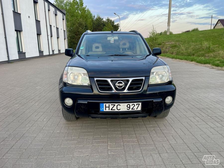 Black Nissan X-Trail 2002 in Vilnius, with an engine capacity of 2.20 L and mileage of 357 thousand km for 1600 €, photo 10 on AUTOMOTO.COM.LV