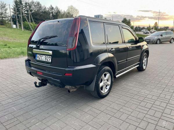 Nissan X-Trail 2002 Viļņa vietnē Melns Nissan X-Trail 2002 Viļņa, ar dzinēja tilpumu 2.18 L un nobraukumu 357 tūkst. km par 1500 €, foto 4 vietnē AUTOMOTO.COM.LV