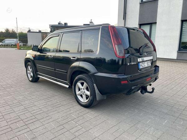 Nissan X-Trail 2002 Viļņa vietnē Melns Nissan X-Trail 2002 Viļņa, ar dzinēja tilpumu 2.18 L un nobraukumu 357 tūkst. km par 1500 €, foto 5 vietnē AUTOMOTO.COM.LV