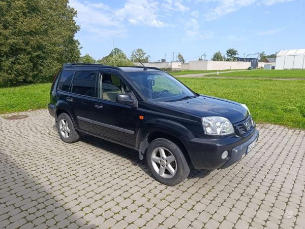 Nissan X-Trail 2002 in Kaisiadorys on AUTOMOTO.COM.LV Black Nissan X-Trail 2002 in Kaisiadorys, with an engine capacity of 2.00 L and mileage of 310 thousand km for 1500 €, photo 1 on AUTOMOTO.COM.LV