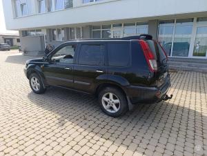 Black Nissan X-Trail 2002 in Kaisiadorys, with an engine capacity of 2.00 L and mileage of 310 thousand km for 1500 €, photo 4 on AUTOMOTO.COM.LV