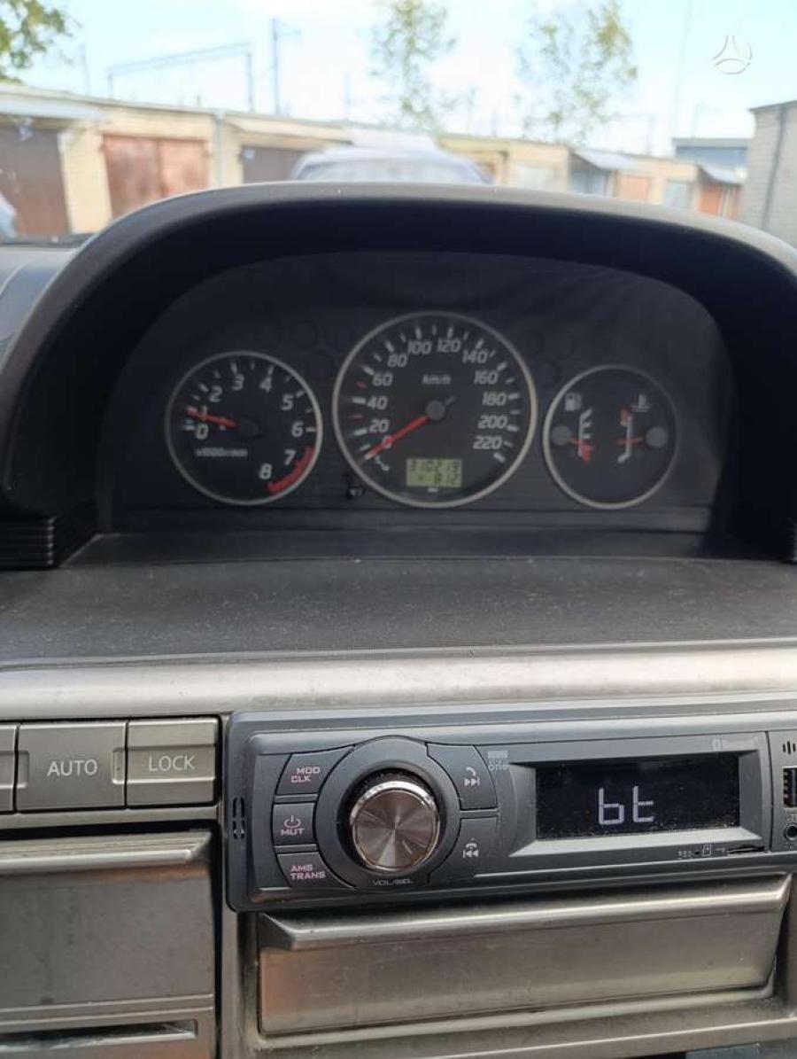 Black Nissan X-Trail 2002 in Kaisiadorys, with an engine capacity of 2.00 L and mileage of 310 thousand km for 1500 €, photo 8 on AUTOMOTO.COM.LV