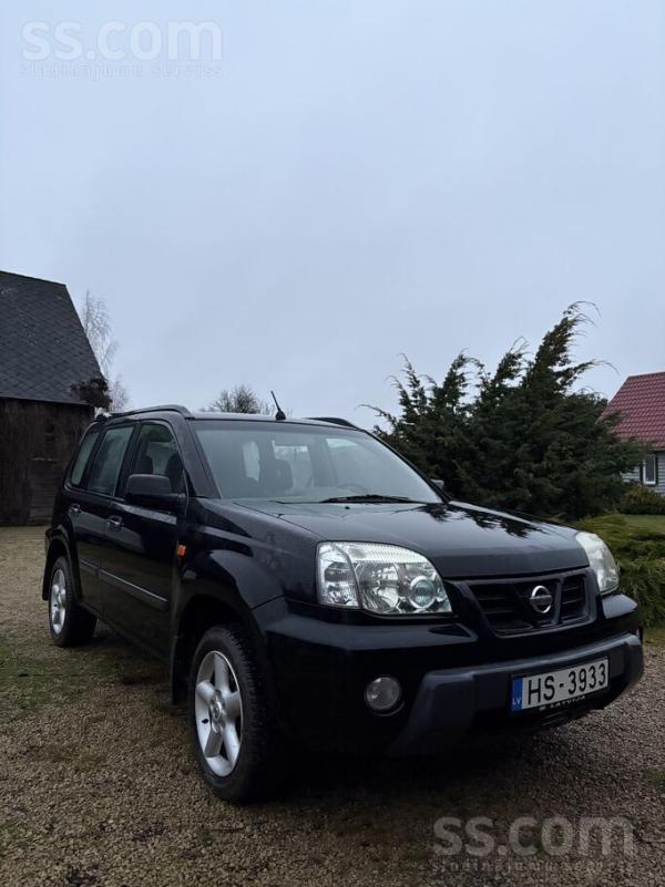 Black Nissan X-Trail 2003 in Daugavpils, with an engine capacity of 2.20 L and mileage of 342 thousand km for 1600 €, photo 2 on AUTOMOTO.COM.LV