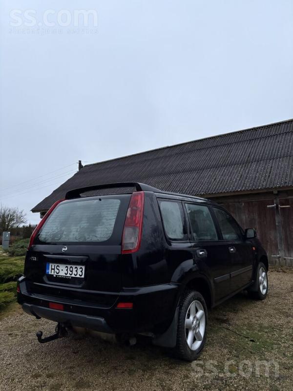 Black Nissan X-Trail 2003 in Daugavpils, with an engine capacity of 2.20 L and mileage of 342 thousand km for 1600 €, photo 4 on AUTOMOTO.COM.LV