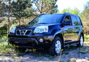 Melns Nissan X-Trail 2003 Kretinga, ar dzinēja tilpumu 2.50 L un nobraukumu 172 tūkst. km par 3850 €, foto  vietnē AUTOMOTO.COM.LV