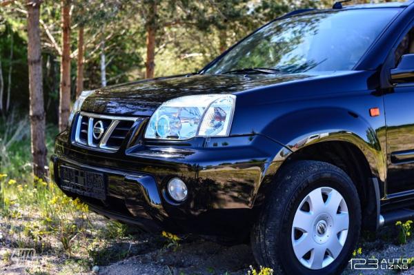 Melns Nissan X-Trail 2003 Kretinga, ar dzinēja tilpumu 2.50 L un nobraukumu 172 tūkst. km par 3850 €, foto 2 vietnē AUTOMOTO.COM.LV