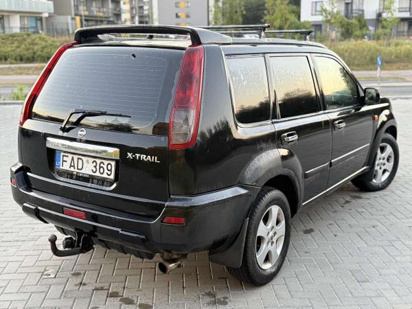 Black Nissan X-Trail 2003 in Vilnius, with an engine capacity of 0.00 L and mileage of 310 thousand km for 1700 €, photo 3 on AUTOMOTO.COM.LV
