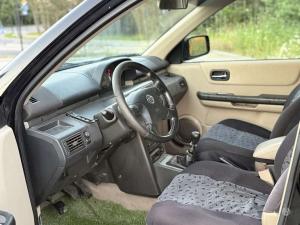 Black Nissan X-Trail 2003 in Vilnius, with an engine capacity of 0.00 L and mileage of 310 thousand km for 1700 €, photo 7 on AUTOMOTO.COM.LV