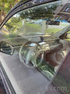 Melns Nissan X-Trail 2003 Daugavpils, ar dzinēja tilpumu 2.20 L un nobraukumu 199 tūkst. km par 1500 €, foto 3 vietnē AUTOMOTO.COM.LV