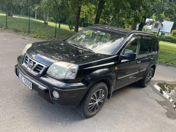 Black Nissan X-Trail 2003 in Jurmala, with an engine capacity of 2.20 L and mileage of 284 thousand km for 890 €, photo 1 on AUTOMOTO.COM.LV