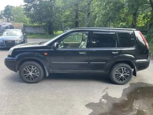 Black Nissan X-Trail 2003 in Jurmala, with an engine capacity of 2.20 L and mileage of 284 thousand km for 890 €, photo 3 on AUTOMOTO.COM.LV