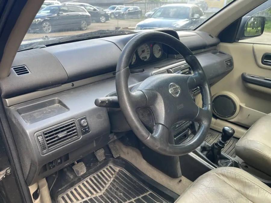 Black Nissan X-Trail 2003 in Jurmala, with an engine capacity of 2.20 L and mileage of 284 thousand km for 890 €, photo 12 on AUTOMOTO.COM.LV