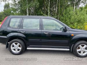 Black Nissan X-Trail 2003 in Tartu, with an engine capacity of 2.20 L and mileage of 0 thousand km for 3490 €, photo 5 on AUTOMOTO.COM.LV