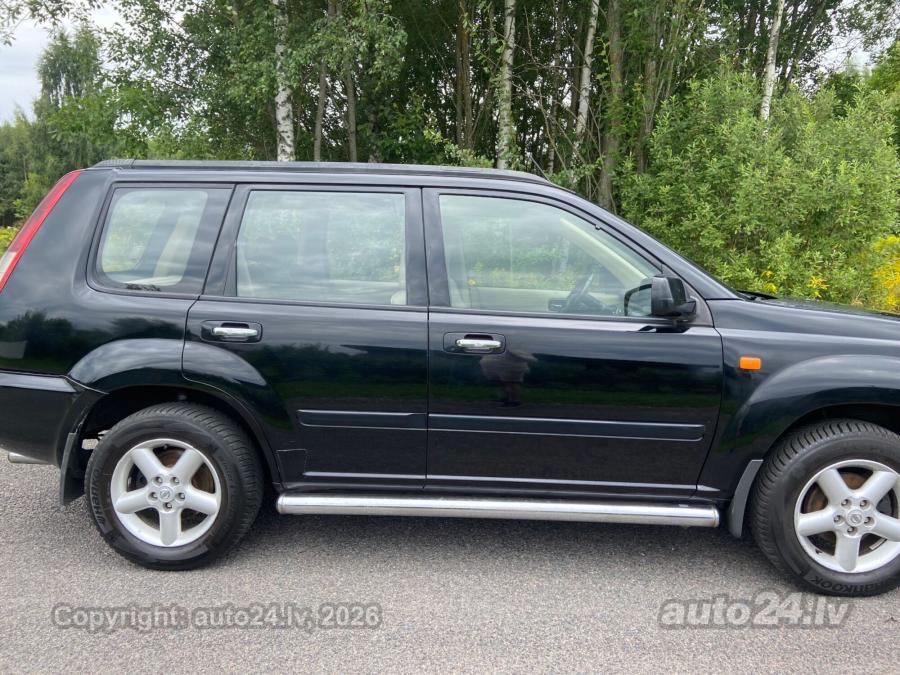 Black Nissan X-Trail 2003 in Tartu, with an engine capacity of 2.20 L and mileage of 0 thousand km for 3490 €, photo 5 on AUTOMOTO.COM.LV