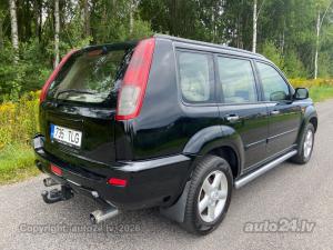 Black Nissan X-Trail 2003 in Tartu, with an engine capacity of 2.20 L and mileage of 0 thousand km for 3490 €, photo 6 on AUTOMOTO.COM.LV