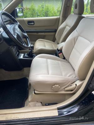 Black Nissan X-Trail 2003 in Tartu, with an engine capacity of 2.20 L and mileage of 0 thousand km for 3490 €, photo 12 on AUTOMOTO.COM.LV