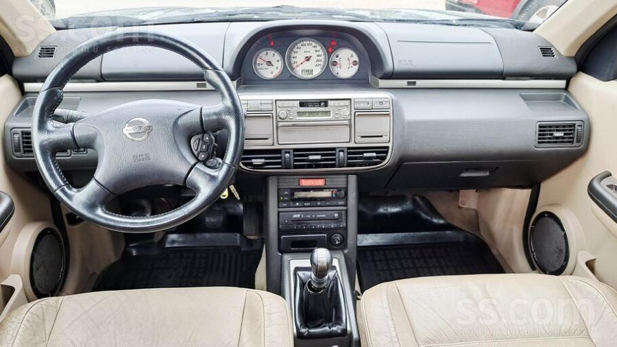 Black Nissan X-Trail 2003 in Riga, with an engine capacity of 2.20 L and mileage of 259 thousand km for 1600 €, photo 8 on AUTOMOTO.COM.LV