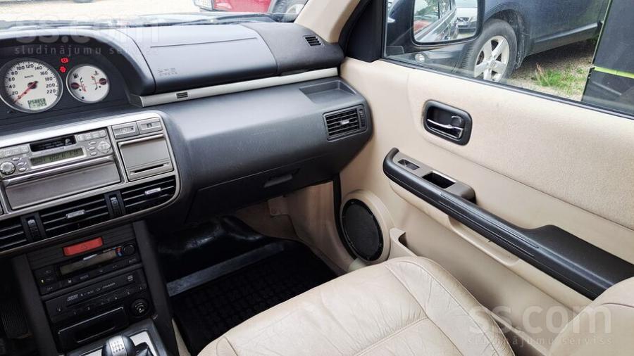 Black Nissan X-Trail 2003 in Riga, with an engine capacity of 2.20 L and mileage of 259 thousand km for 1600 €, photo 9 on AUTOMOTO.COM.LV
