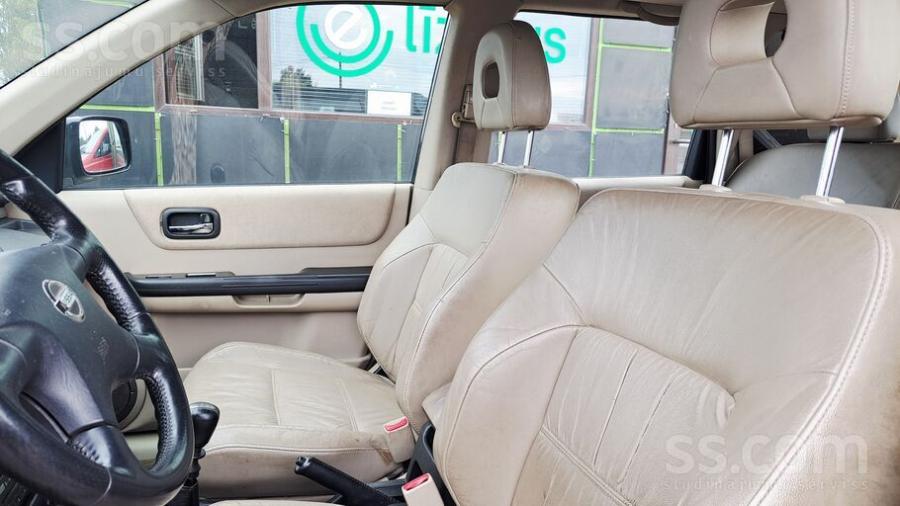 Black Nissan X-Trail 2003 in Riga, with an engine capacity of 2.20 L and mileage of 259 thousand km for 1600 €, photo 11 on AUTOMOTO.COM.LV