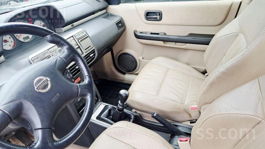 Black Nissan X-Trail 2003 in Riga, with an engine capacity of 2.20 L and mileage of 259 thousand km for 1600 €, photo 14 on AUTOMOTO.COM.LV