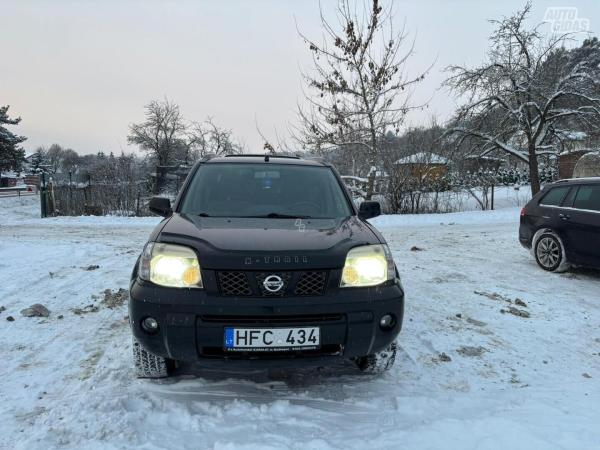 Black Nissan X-Trail 2004 in Kaunas, with an engine capacity of 2.20 L and mileage of 317 thousand km for 3250 €, photo 2 on AUTOMOTO.COM.LV