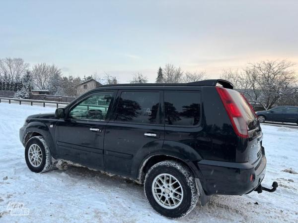 Black Nissan X-Trail 2004 in Kaunas, with an engine capacity of 2.20 L and mileage of 317 thousand km for 3250 €, photo 3 on AUTOMOTO.COM.LV