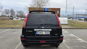 Melns Nissan X-Trail 2004 Klaipėda, ar dzinēja tilpumu 2.20 L un nobraukumu 230 tūkst. km par 2200 €, foto 3 vietnē AUTOMOTO.COM.LV