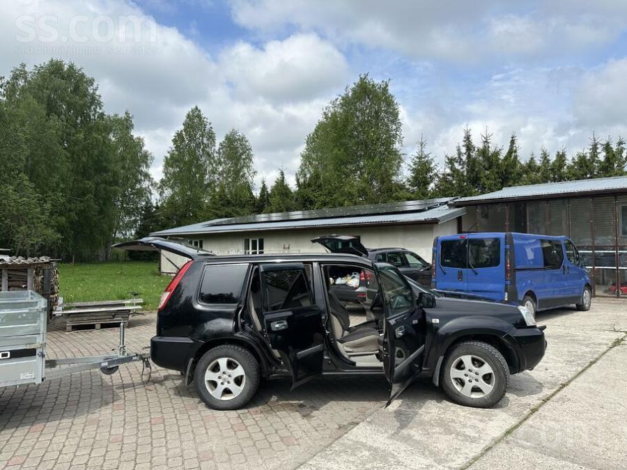 Melns Nissan X-Trail 2004 Rīga, ar dzinēja tilpumu 2.00 L un nobraukumu 270 tūkst. km par 2200 €, foto 4 vietnē AUTOMOTO.COM.LV