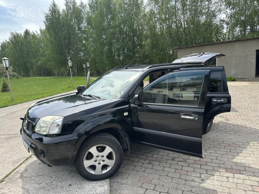 Melns Nissan X-Trail 2004 Rīga, ar dzinēja tilpumu 2.00 L un nobraukumu 270 tūkst. km par 2200 €, foto 5 vietnē AUTOMOTO.COM.LV