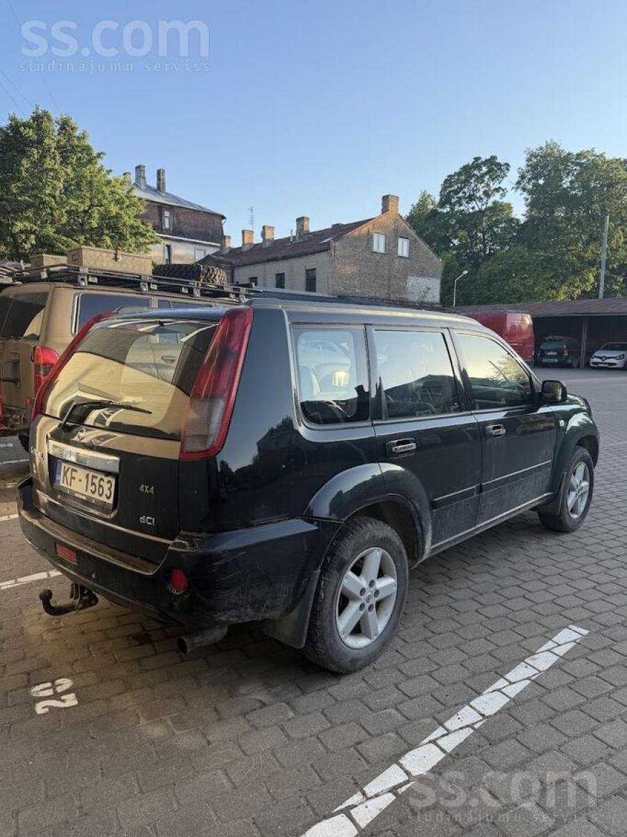 Melns Nissan X-Trail 2004 Rīga, ar dzinēja tilpumu 2.20 L un nobraukumu 472 tūkst. km par 500 €, foto 4 vietnē AUTOMOTO.COM.LV