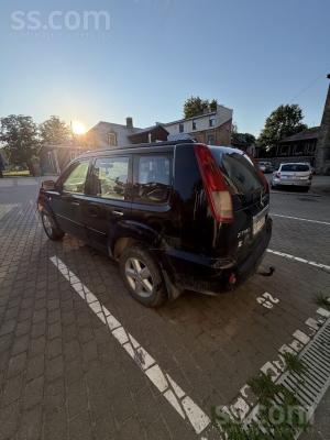 Melns Nissan X-Trail 2004 Rīga, ar dzinēja tilpumu 2.20 L un nobraukumu 472 tūkst. km par 500 €, foto 5 vietnē AUTOMOTO.COM.LV