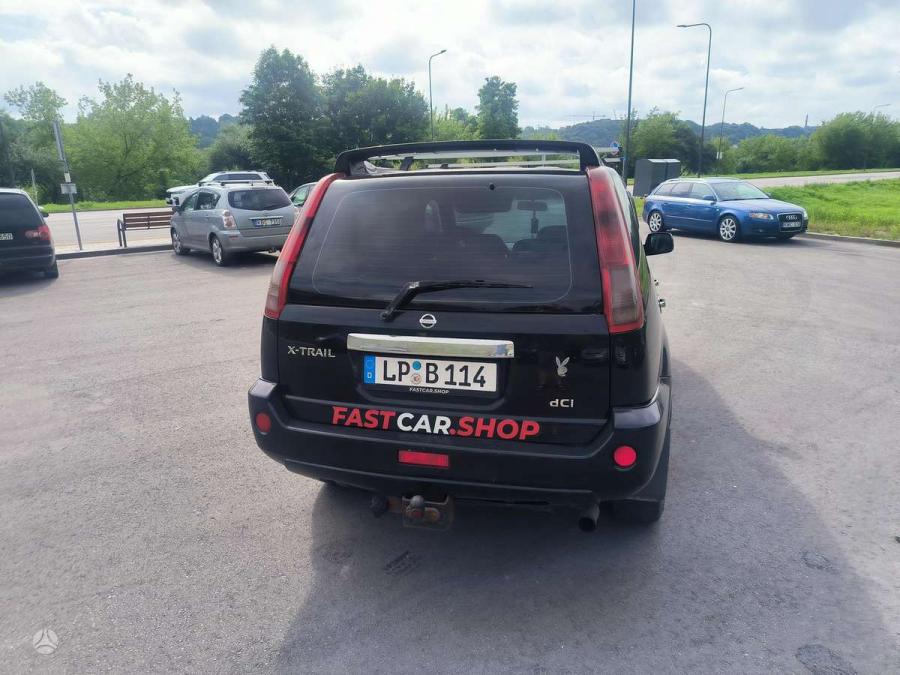 Melns Nissan X-Trail 2004 Kauņa, ar dzinēja tilpumu 2.18 L un nobraukumu 390 tūkst. km par 1700 €, foto 8 vietnē AUTOMOTO.COM.LV