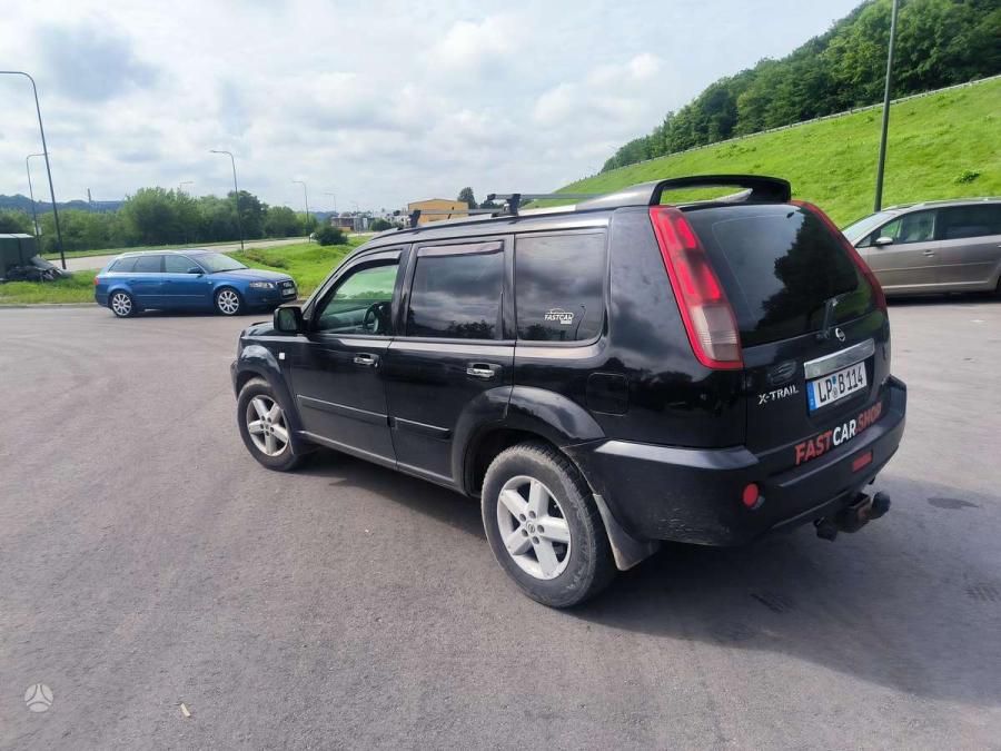 Melns Nissan X-Trail 2004 Kauņa, ar dzinēja tilpumu 2.18 L un nobraukumu 390 tūkst. km par 1700 €, foto 9 vietnē AUTOMOTO.COM.LV
