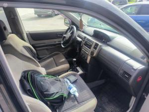 Melns Nissan X-Trail 2004 Kauņa, ar dzinēja tilpumu 2.18 L un nobraukumu 390 tūkst. km par 1700 €, foto 13 vietnē AUTOMOTO.COM.LV