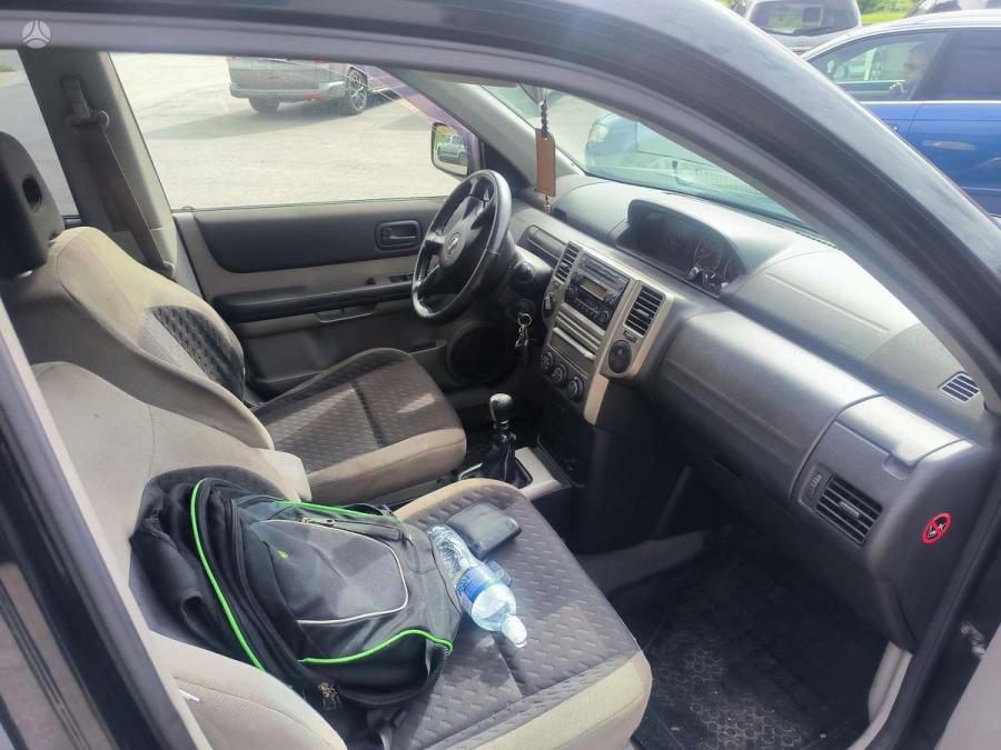 Melns Nissan X-Trail 2004 Kauņa, ar dzinēja tilpumu 2.18 L un nobraukumu 390 tūkst. km par 1700 €, foto 13 vietnē AUTOMOTO.COM.LV