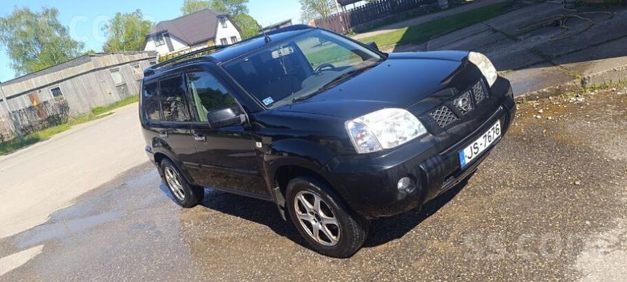 Black Nissan X-Trail 2004 in Limbazi, with an engine capacity of 2.20 L and mileage of 245 thousand km for 1000 €, photo 6 on AUTOMOTO.COM.LV