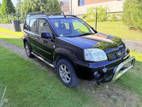 Black Nissan X-Trail 2004 in Jonava, with an engine capacity of 2.18 L and mileage of 277 thousand km for 1950 €, photo 2 on AUTOMOTO.COM.LV