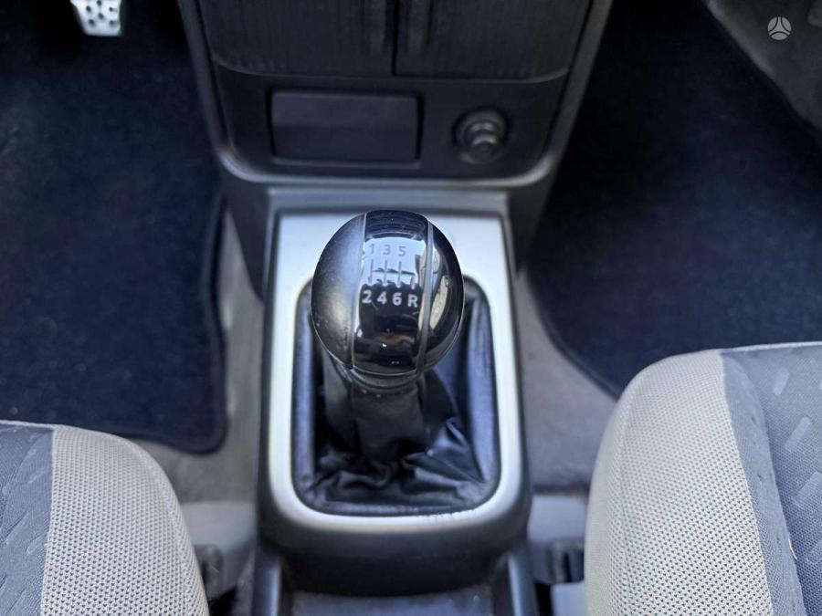 Melns Nissan X-Trail 2004 Jonava, ar dzinēja tilpumu 2.18 L un nobraukumu 277 tūkst. km par 1950 €, foto 19 vietnē AUTOMOTO.COM.LV