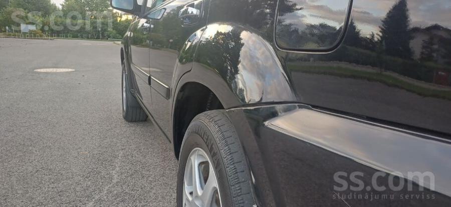 Black Nissan X-Trail 2004 in Riga, with an engine capacity of 2.20 L and mileage of 246 thousand km for 2000 €, photo 11 on AUTOMOTO.COM.LV