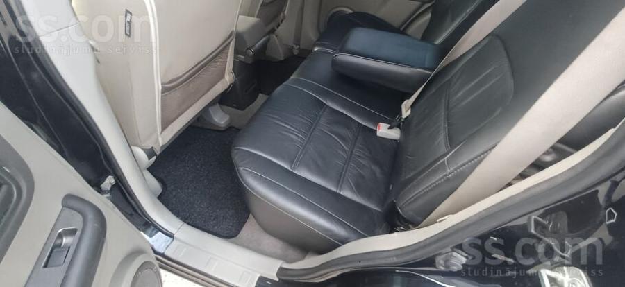 Black Nissan X-Trail 2004 in Riga, with an engine capacity of 2.20 L and mileage of 246 thousand km for 2000 €, photo 15 on AUTOMOTO.COM.LV