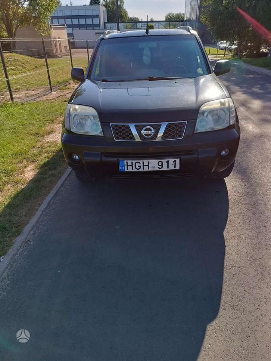 Melns Nissan X-Trail 2004 Kauņa, ar dzinēja tilpumu 2.18 L un nobraukumu 391 tūkst. km par 1700 €, foto 3 vietnē AUTOMOTO.COM.LV