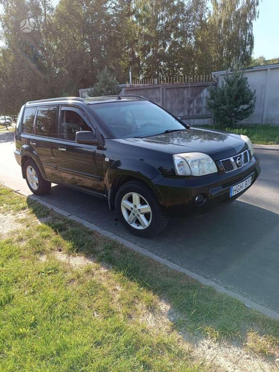 Melns Nissan X-Trail 2004 Kauņa, ar dzinēja tilpumu 2.18 L un nobraukumu 391 tūkst. km par 1700 €, foto 4 vietnē AUTOMOTO.COM.LV