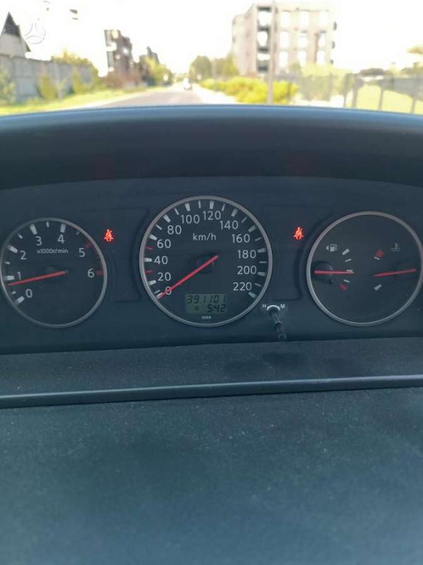 Black Nissan X-Trail 2004 in Kaunas, with an engine capacity of 2.18 L and mileage of 391 thousand km for 1700 €, photo 8 on AUTOMOTO.COM.LV