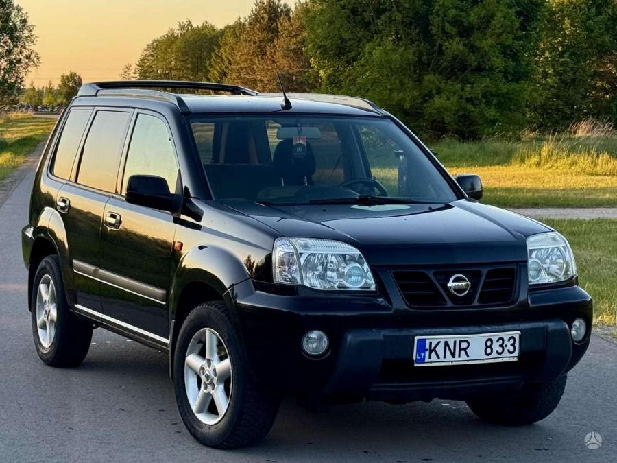 Black Nissan X-Trail 2004 in Radviliskis, with an engine capacity of 2.20 L and mileage of 283 thousand km for 1500 €, photo 1 on AUTOMOTO.COM.LV
