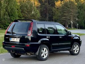 Black Nissan X-Trail 2004 in Radviliskis, with an engine capacity of 2.20 L and mileage of 283 thousand km for 1500 €, photo 9 on AUTOMOTO.COM.LV