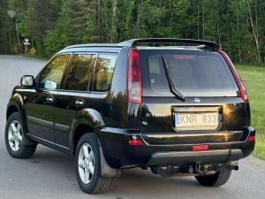 Black Nissan X-Trail 2004 in Radviliskis, with an engine capacity of 2.20 L and mileage of 283 thousand km for 1500 €, photo 10 on AUTOMOTO.COM.LV