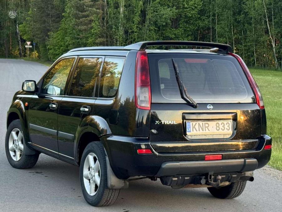 Black Nissan X-Trail 2004 in Radviliskis, with an engine capacity of 2.20 L and mileage of 283 thousand km for 1500 €, photo 10 on AUTOMOTO.COM.LV