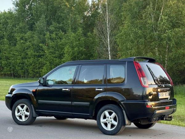 Black Nissan X-Trail 2004 in Radviliskis, with an engine capacity of 2.20 L and mileage of 283 thousand km for 1500 €, photo 10 on AUTOMOTO.COM.LV