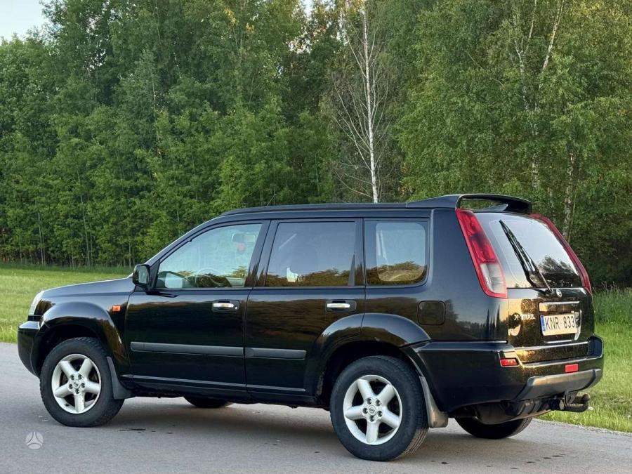 Black Nissan X-Trail 2004 in Radviliskis, with an engine capacity of 2.20 L and mileage of 283 thousand km for 1500 €, photo 11 on AUTOMOTO.COM.LV