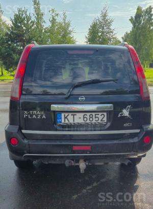 Melns Nissan X-Trail 2004 Jūrmala, ar dzinēja tilpumu 2.20 L un nobraukumu 272 tūkst. km par 1863 €, foto  vietnē AUTOMOTO.COM.LV